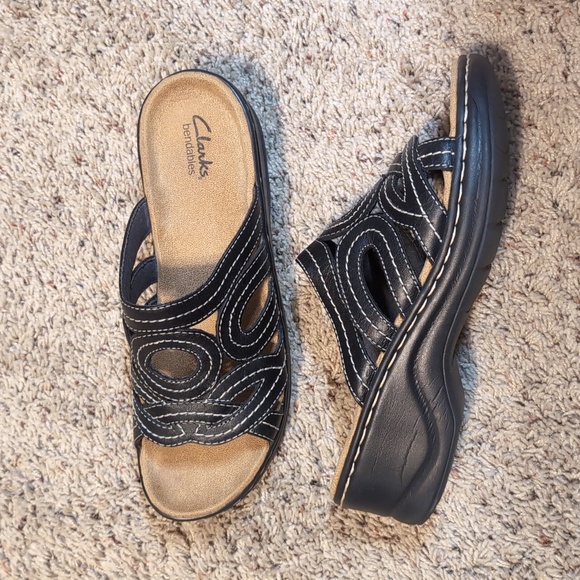 Clarks | Shoes | Clarks Bendable Black Small Wedge Slipon Sandal | Poshmark